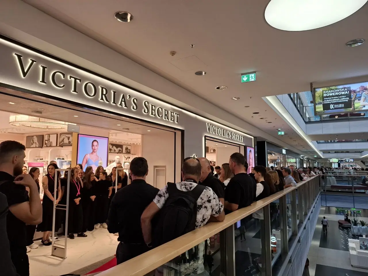 Victoria’s Secret szturmem zdobywa Kraków! → Zegarki i Moda